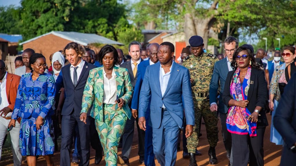 Faure Gnassingbé lance une formation en Energie Solaire